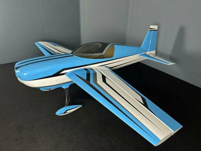 Extra 330LX 2.6m (Custom Scheme)