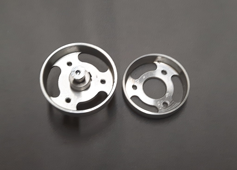 Nose wheel rim size3= 42