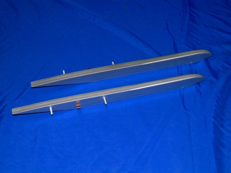 Sukhoi SU-27 UB / SU-30 Wing Tip Rail R & L